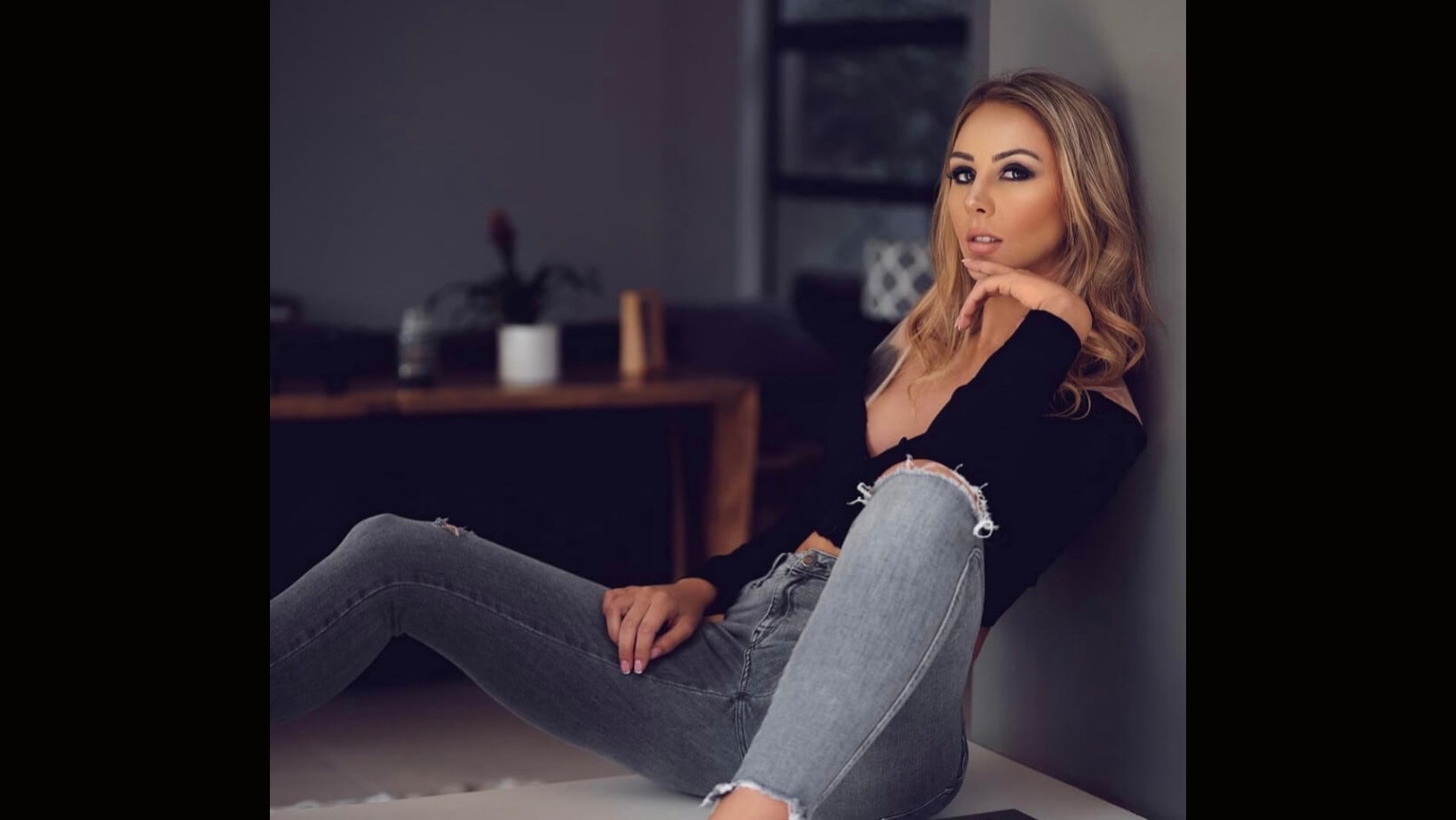 MotoGP: Courtney Renniers, ecco la bella fidanzata di Brad Binder ...