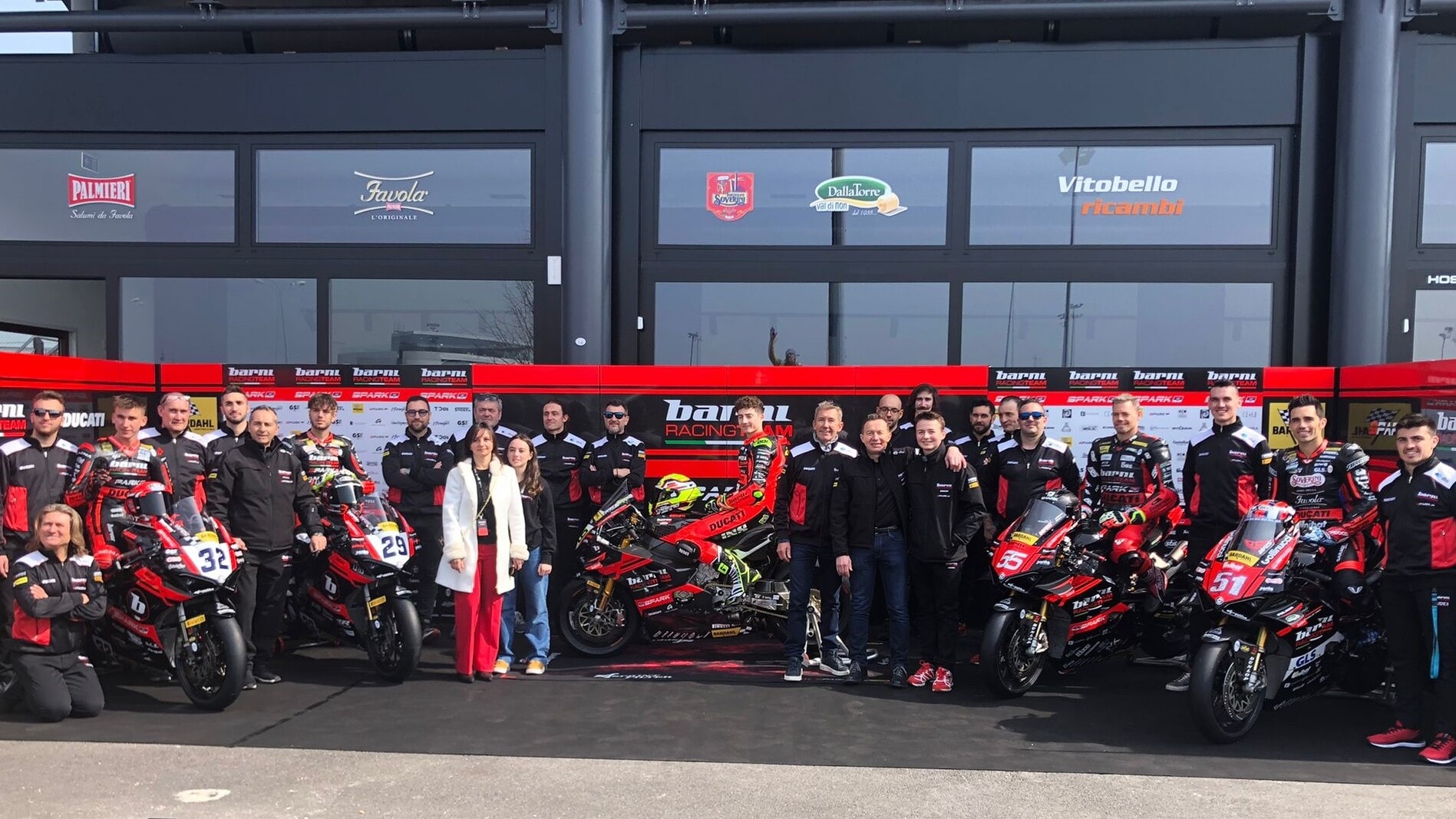 SBK: il Barni Racing team presenta moto e piloti per il 2022