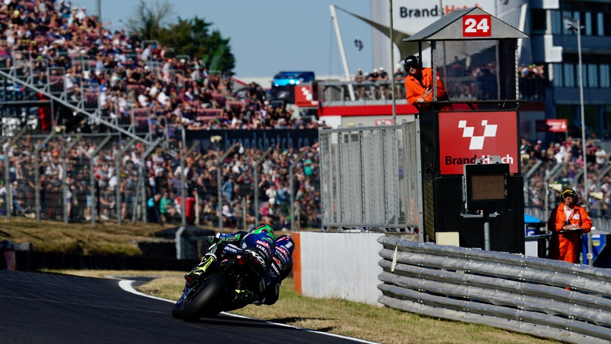 BSB: un grande Tarran Mackenzie torna alla vittoria a Brands Hatch