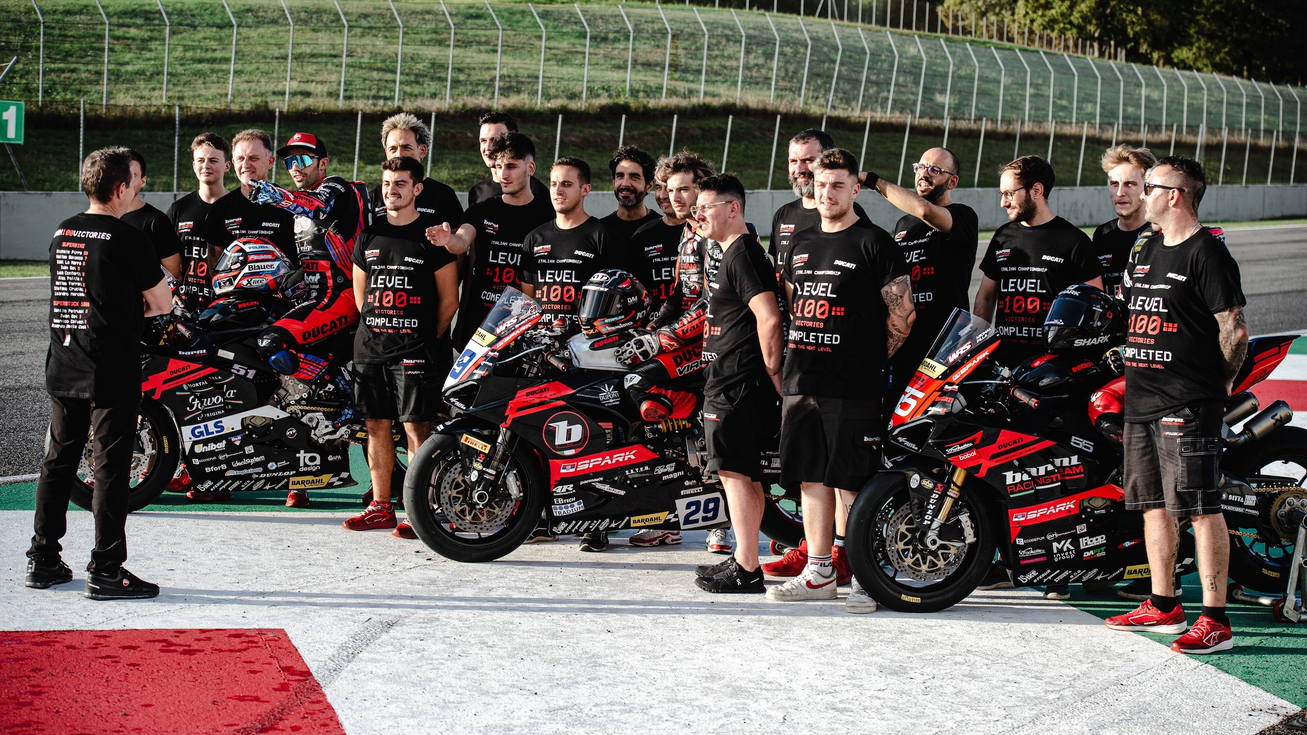 CIV Mugello: il team Barni Racing festeggia le 100 vittorie