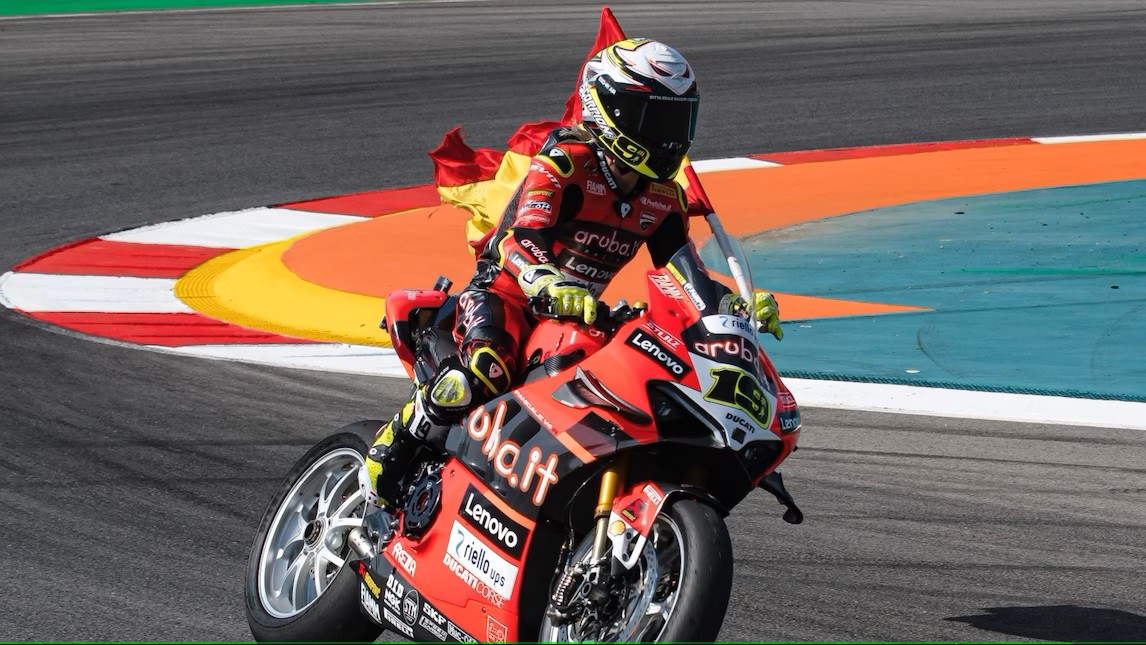 SBK: Bautista and V4R in the eye of the storm, too fast?