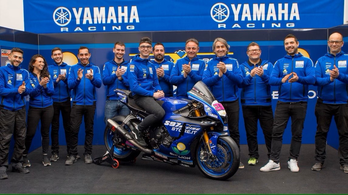 SBK: first contact between Bradley Ray and the Motoxracing team