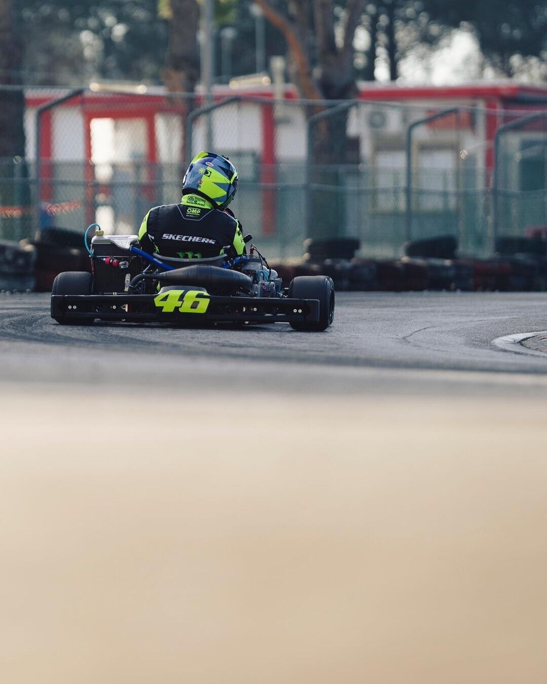 MotoGP, Valentino Rossi: allenamento in kart col presepe in pista!