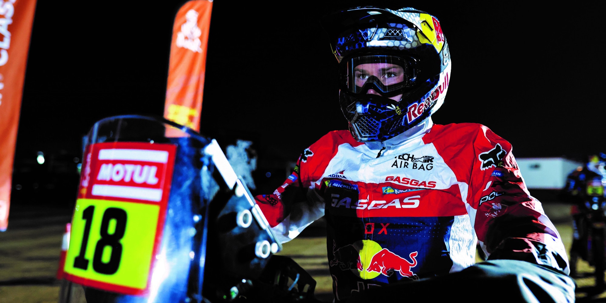 Dakar, Daniel Sanders stringe i denti: “Sto lottando con il mio stomaco”