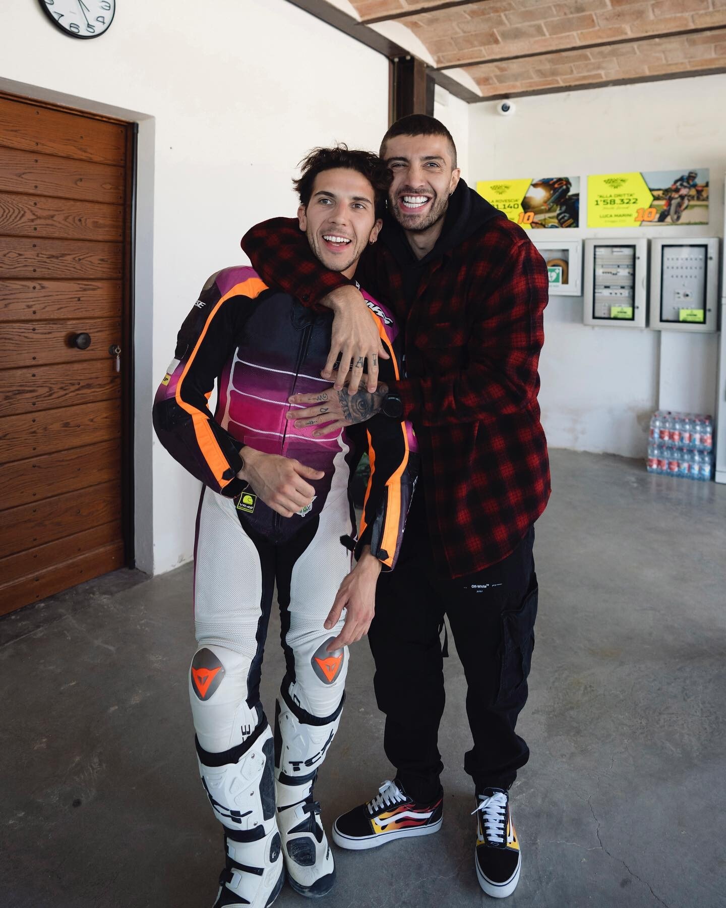 Andrea Iannone ed Elodie, visita al Ranch di Valentino Rossi