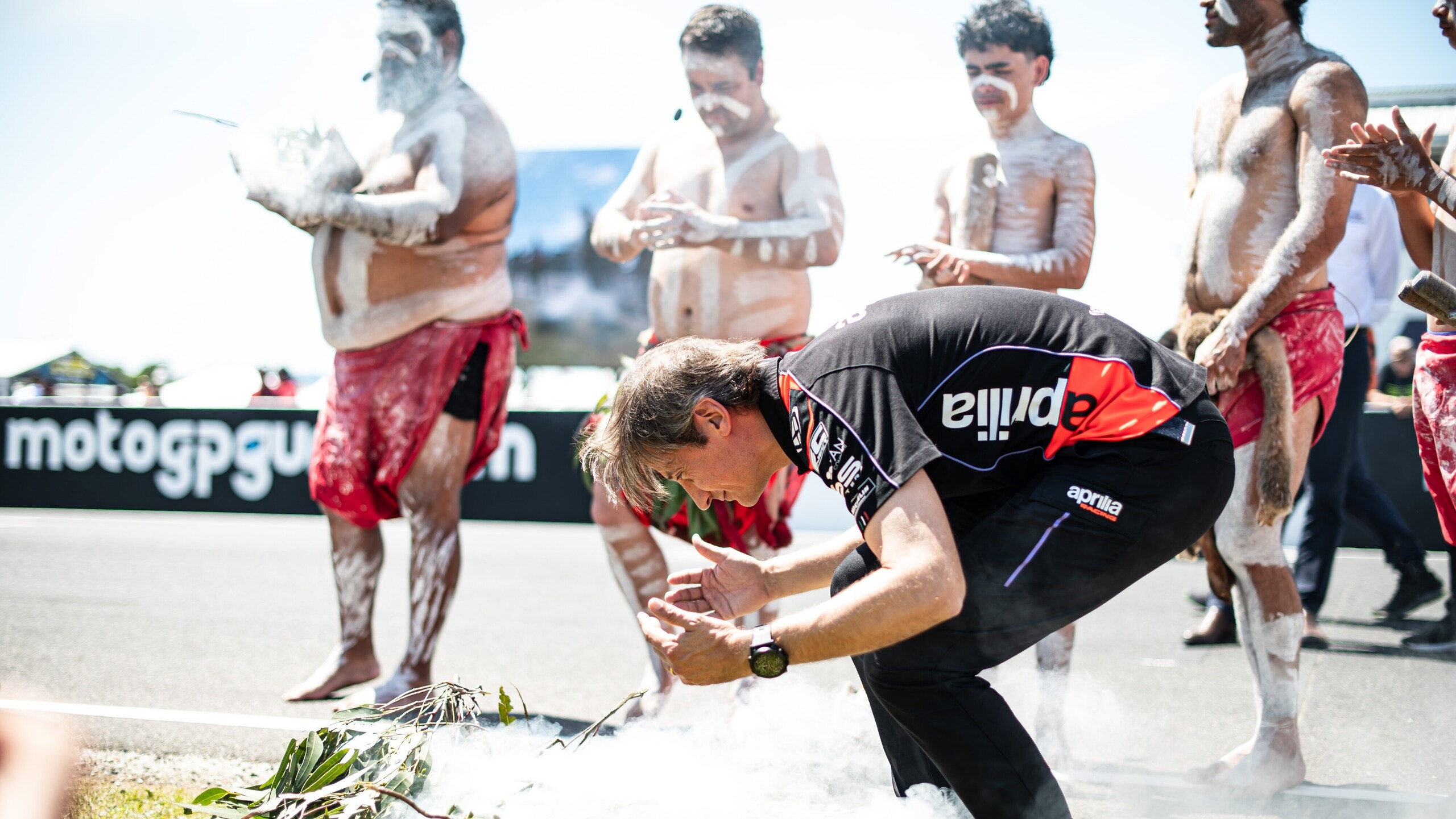 La MotoGP in Australia si affida ai riti aborigeni