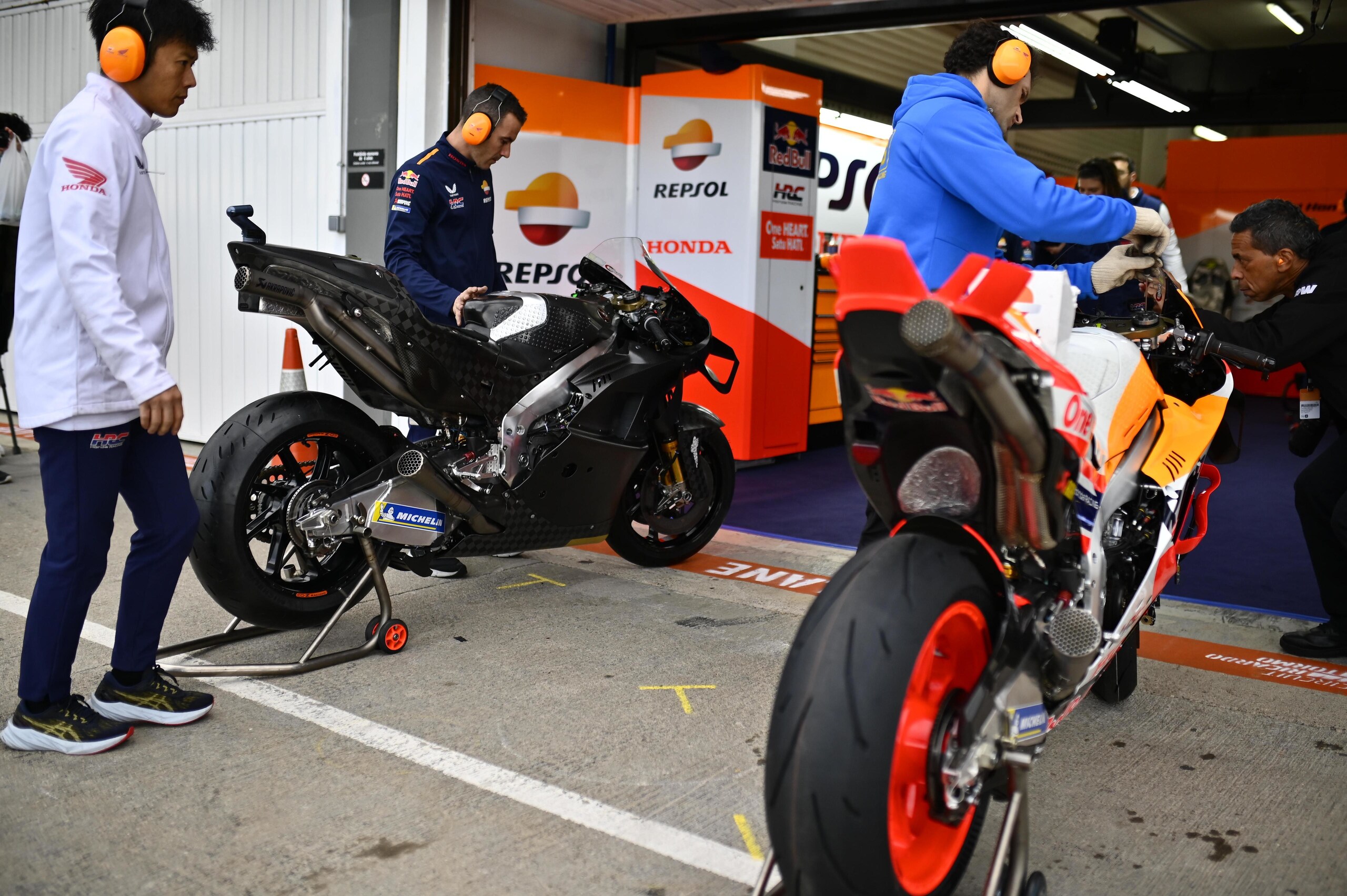 Valencia Test, Honda cambia tutto: moto, piloti e capo tecnico