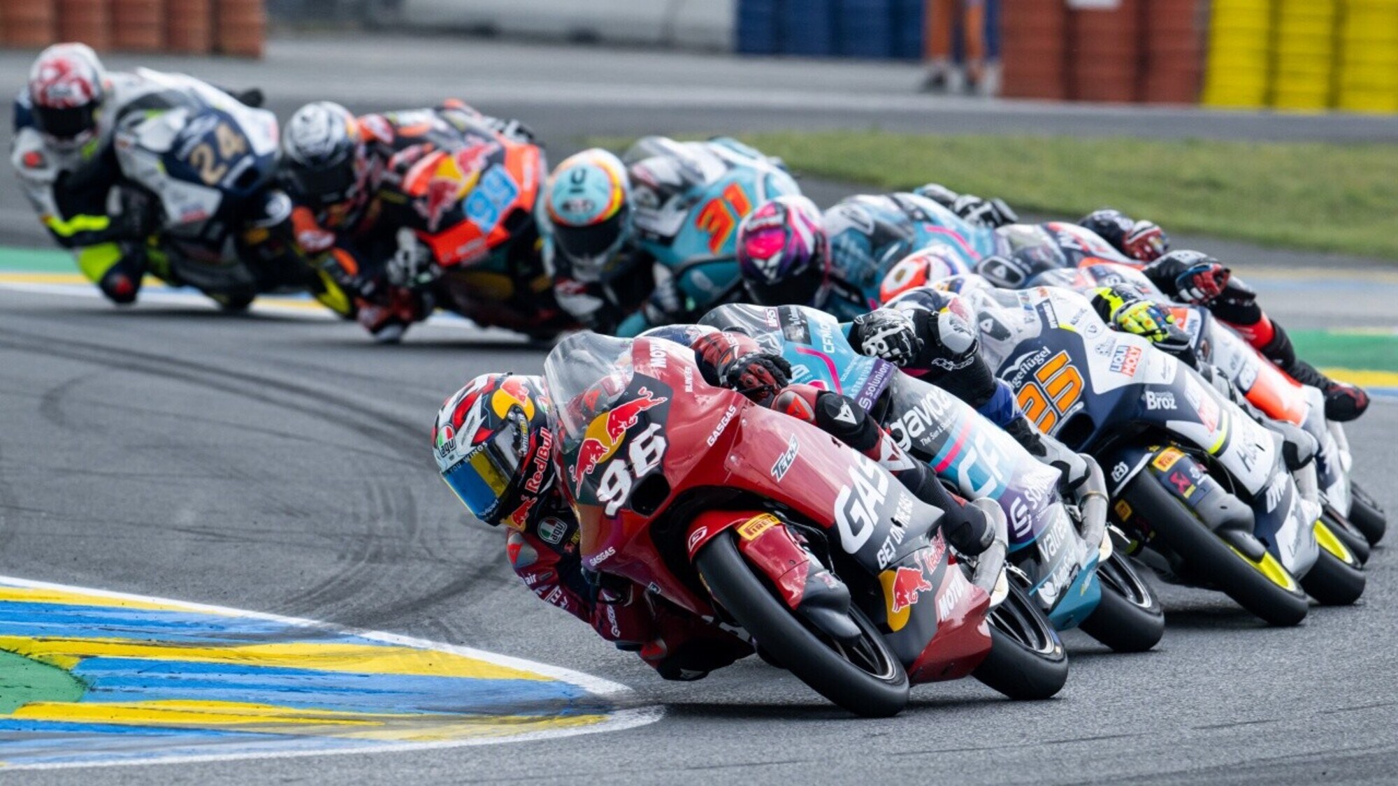 Come si vince in Moto3: anteriore magico in frenata e ingresso curva ...