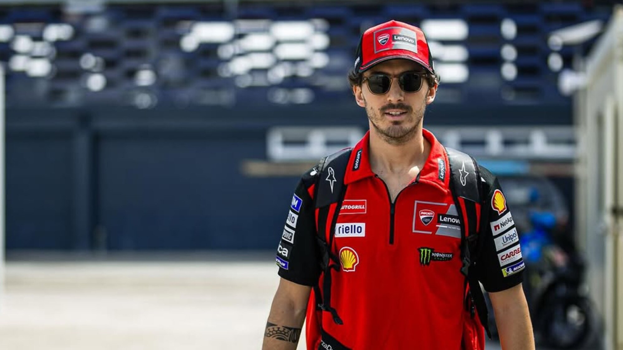 MotoGP 2025, Pecco Bagnaia è arrivato al Chang International Circuit ...