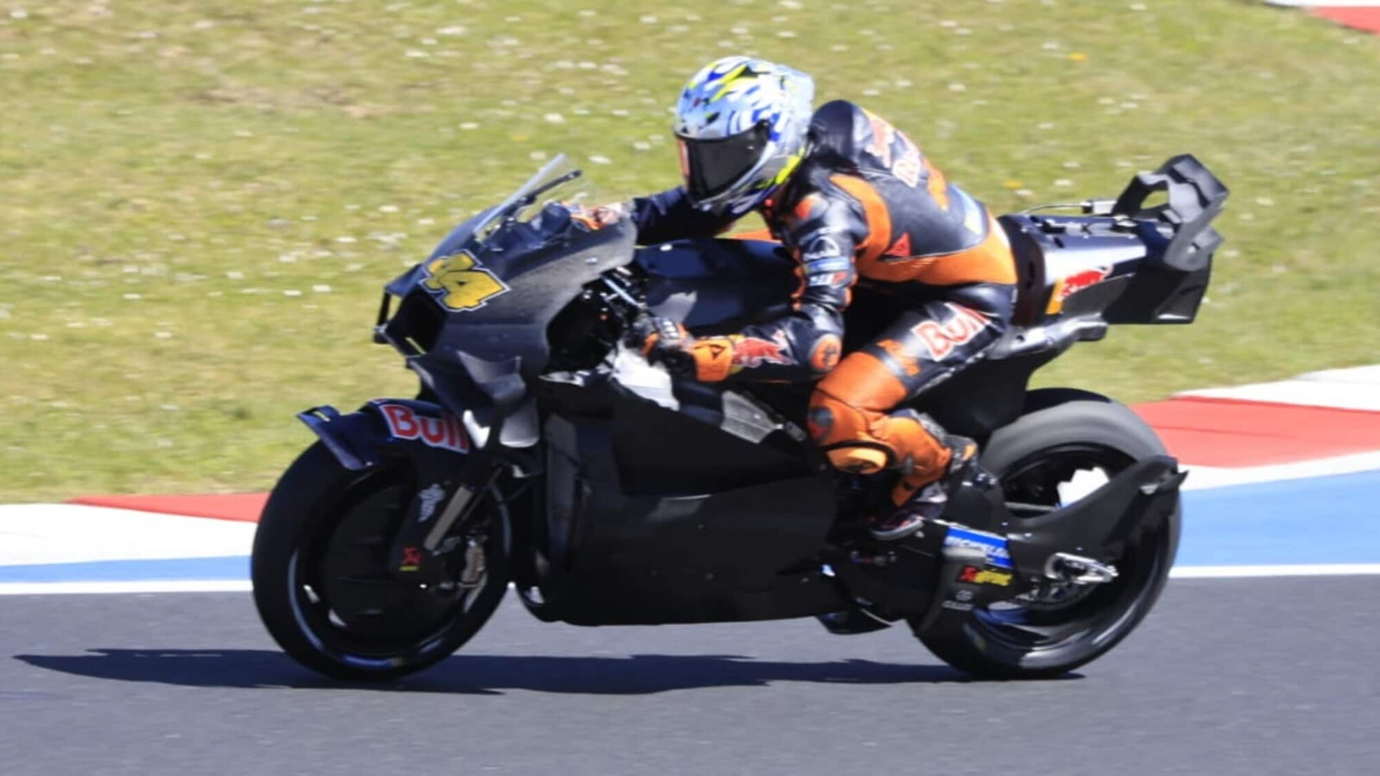 KTM, Aprilia e la nuova Panigale V4R: a Misano è un lunedì di fuoco ...