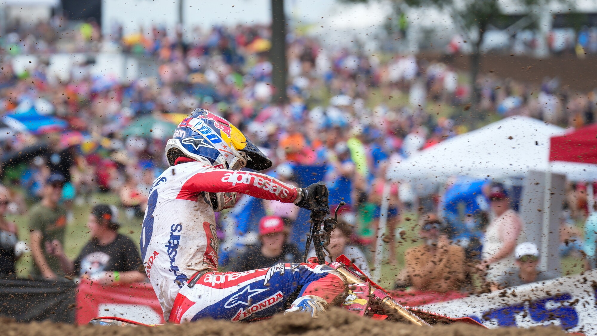 SX: Jett Lawrence infortunato | Motosprint