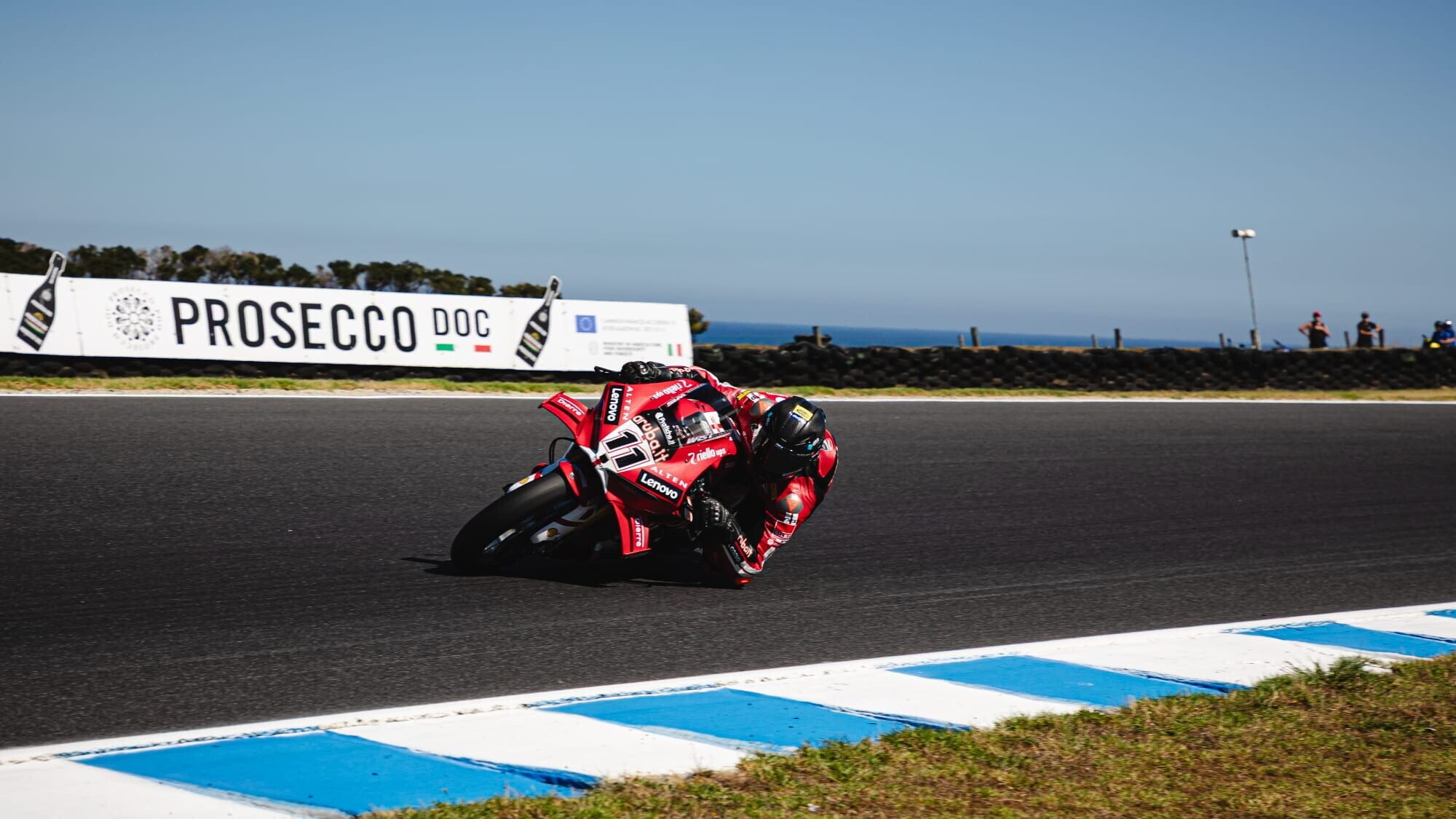 SBK, incontri del terzo tipo per Bulega a Phillip Island: “Il canguro ...
