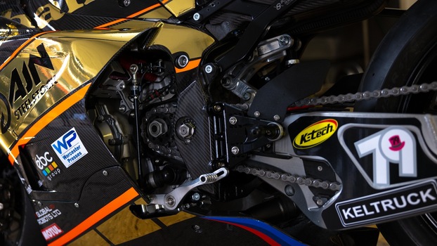 Una BMW... d'oro: l'eccentrica livrea 2025 del team Bathams Racing